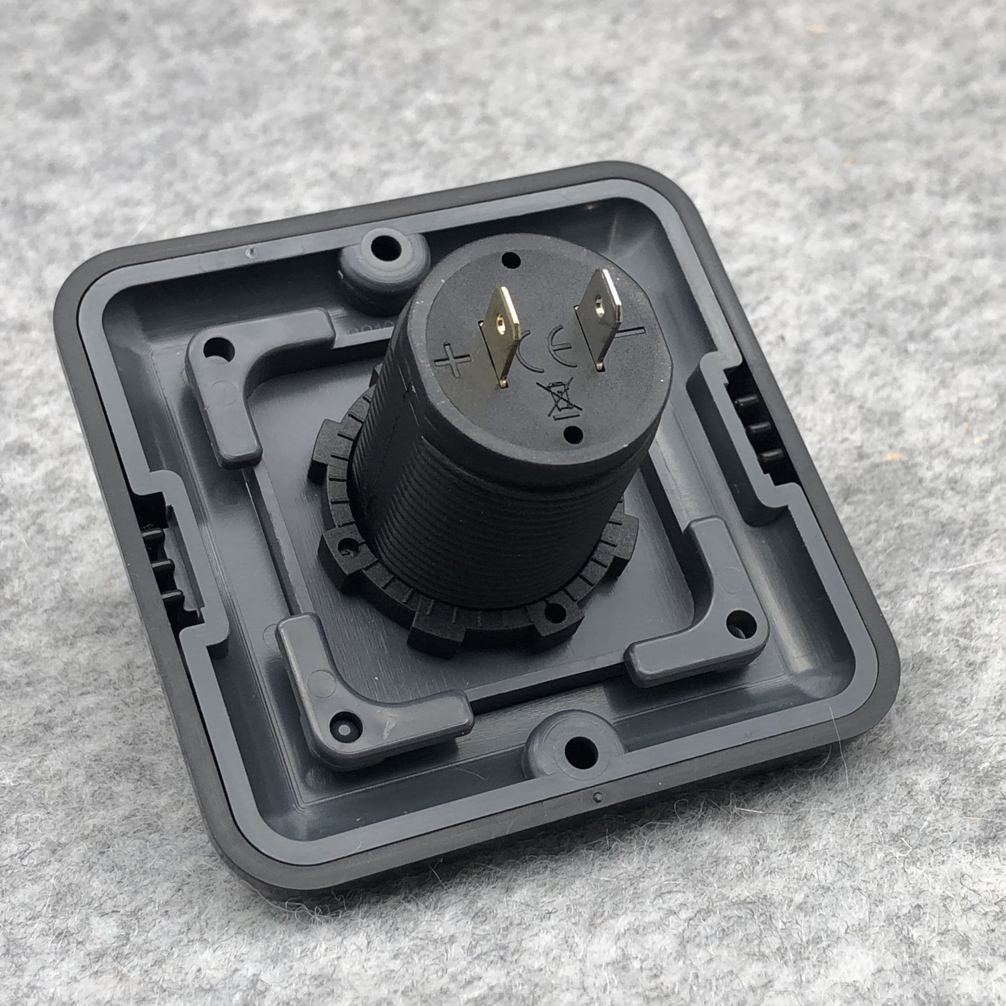 CBE C-Line Twin USB Socket Surround & Faceplate Gloss Black - CT Range